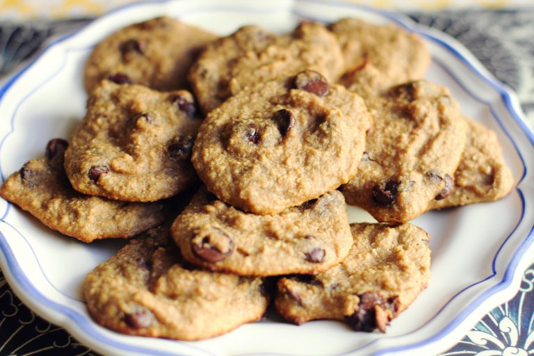Stupid Easy (Stupid Healthy) Banana Chocolate Chip Cookies - District ...