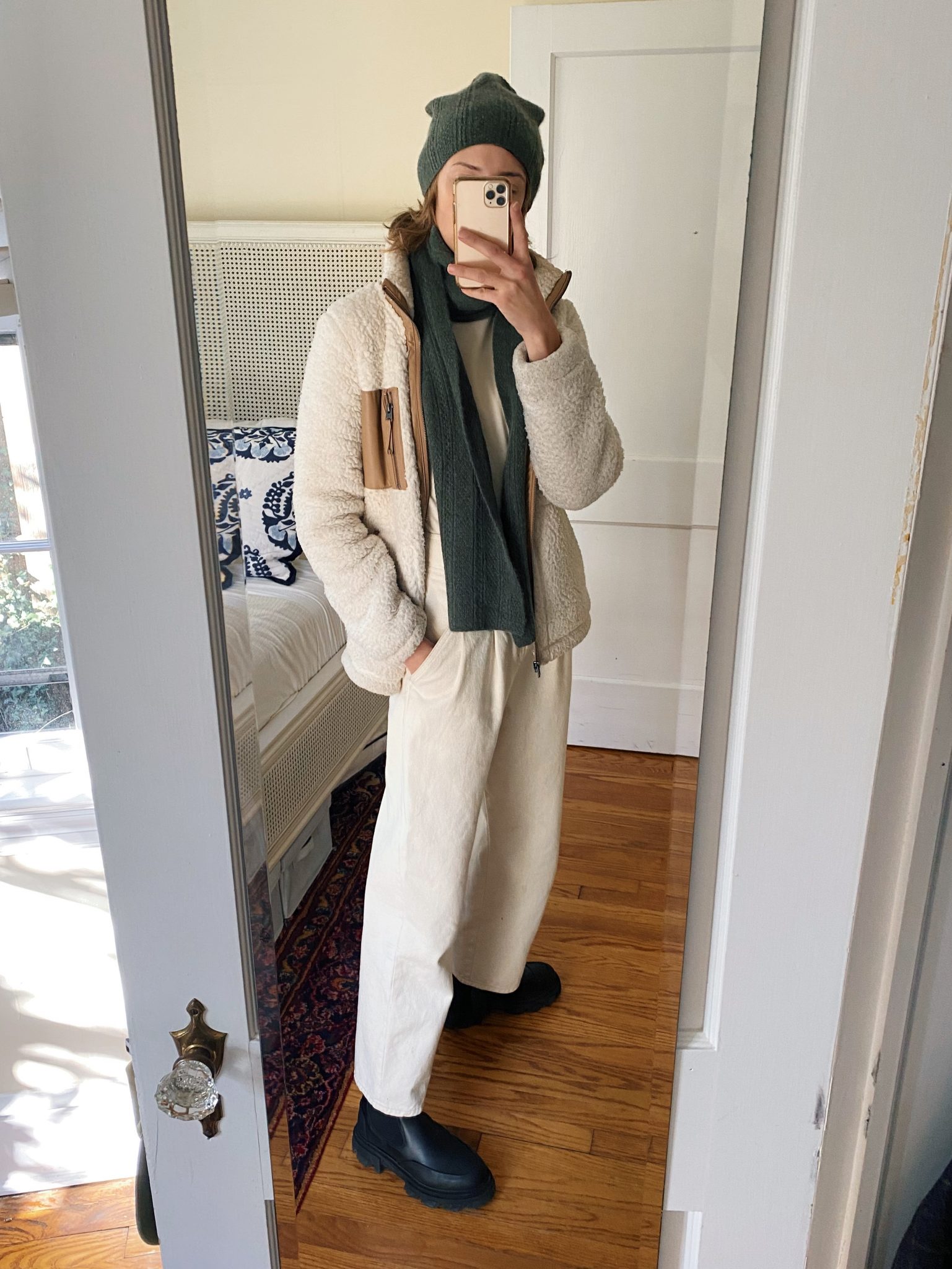 easy outerwear outfit ideas - District of Chic
